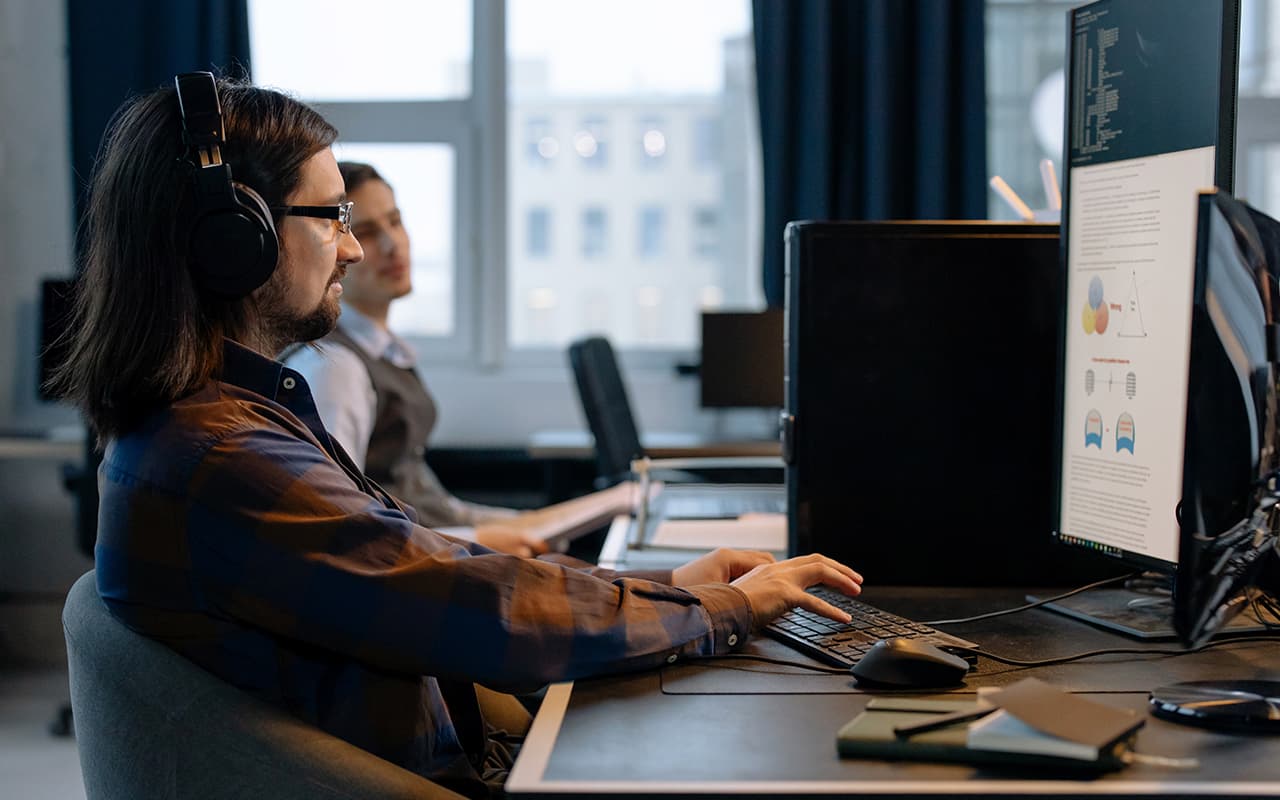 About - ST-GamesRong